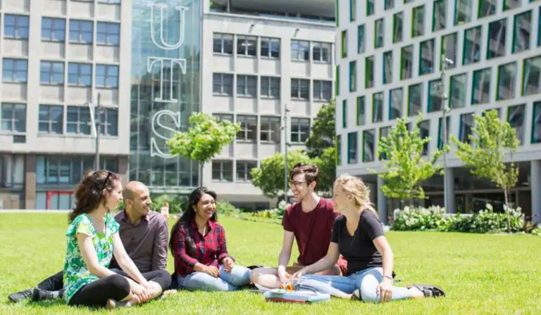 Eleanor Dunn Scholarship in Engineering at University of Technology ...