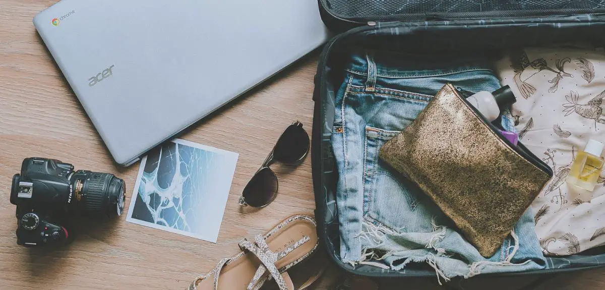 What to Pack for University? - Scholarship Positions 2024 2025