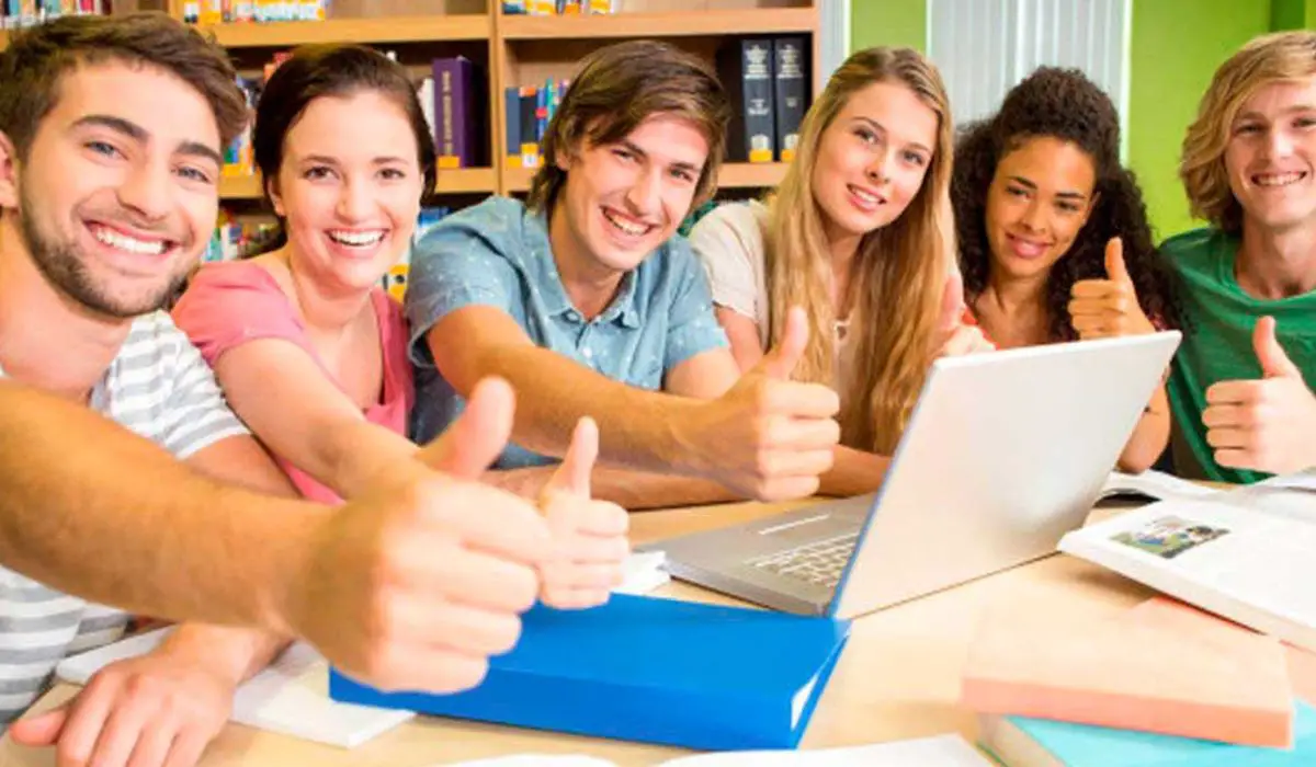 UCL - Dean's Prize for International Students, UK